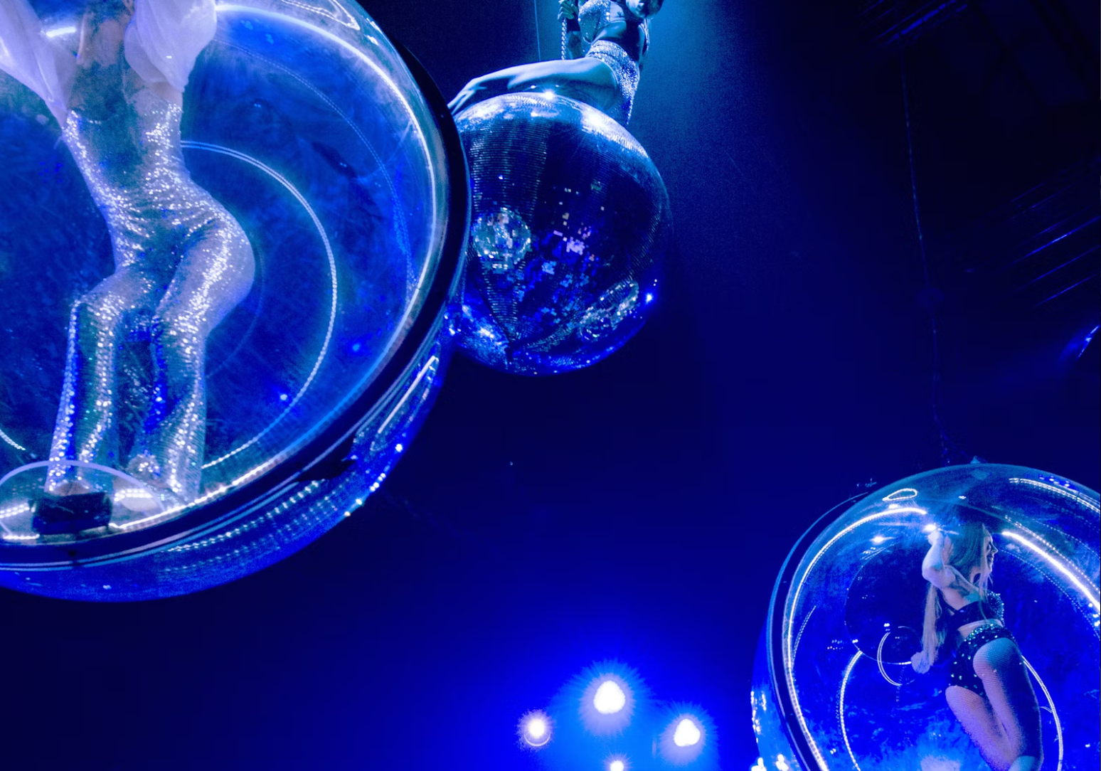 Paradis Latin: Cabaret Night Show Tickets | Book Now